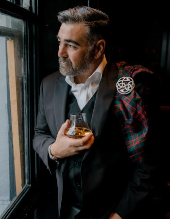 Perth male private escorts - Scarlet Blue.