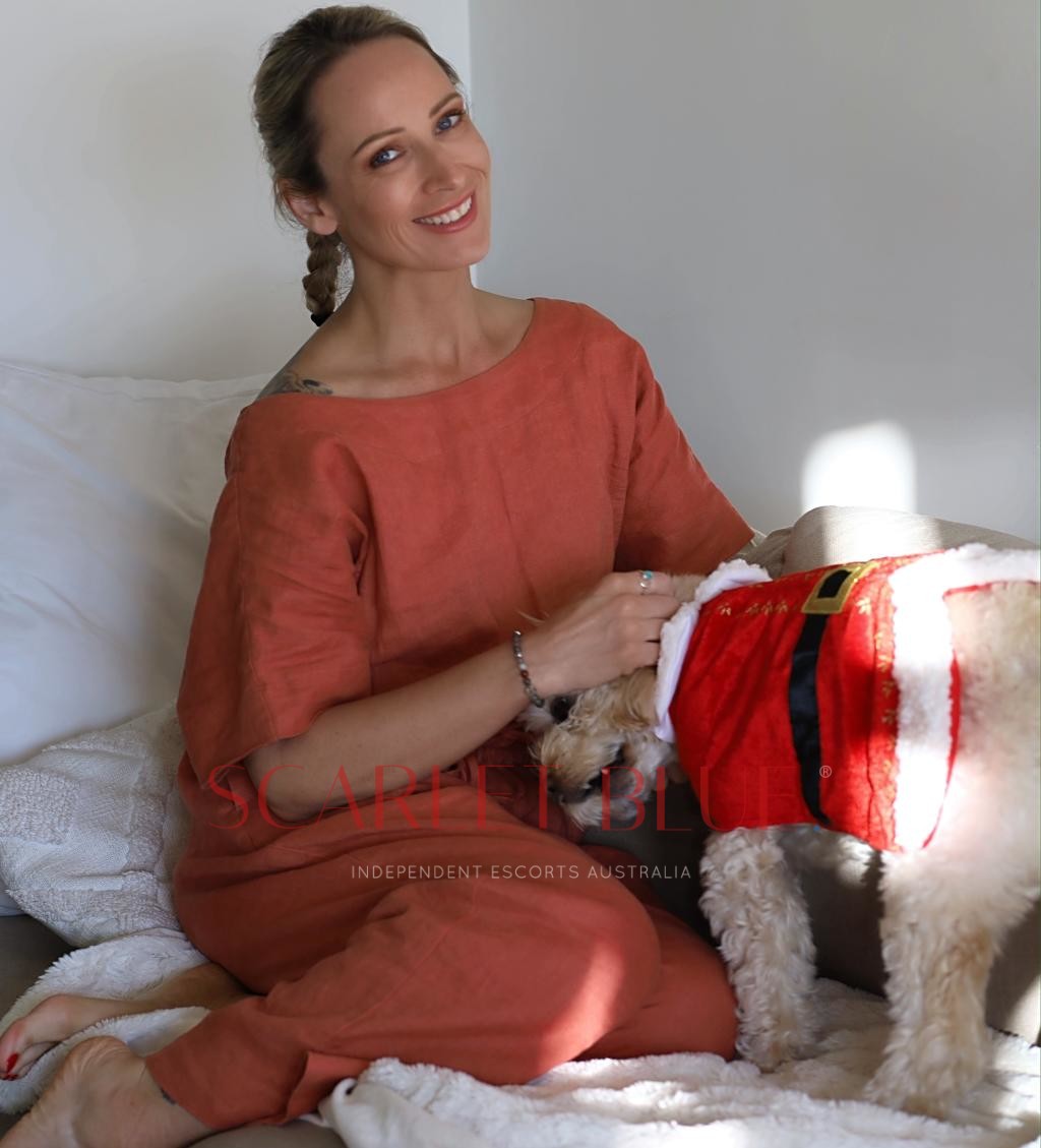 Beth Monroe independent private escort - Scarlet Blue