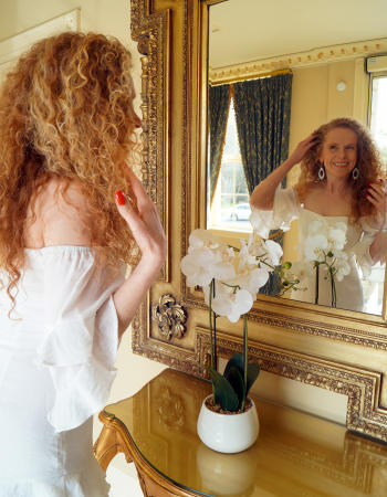 Melbourne Mature Escorts - Scarlet Blue.