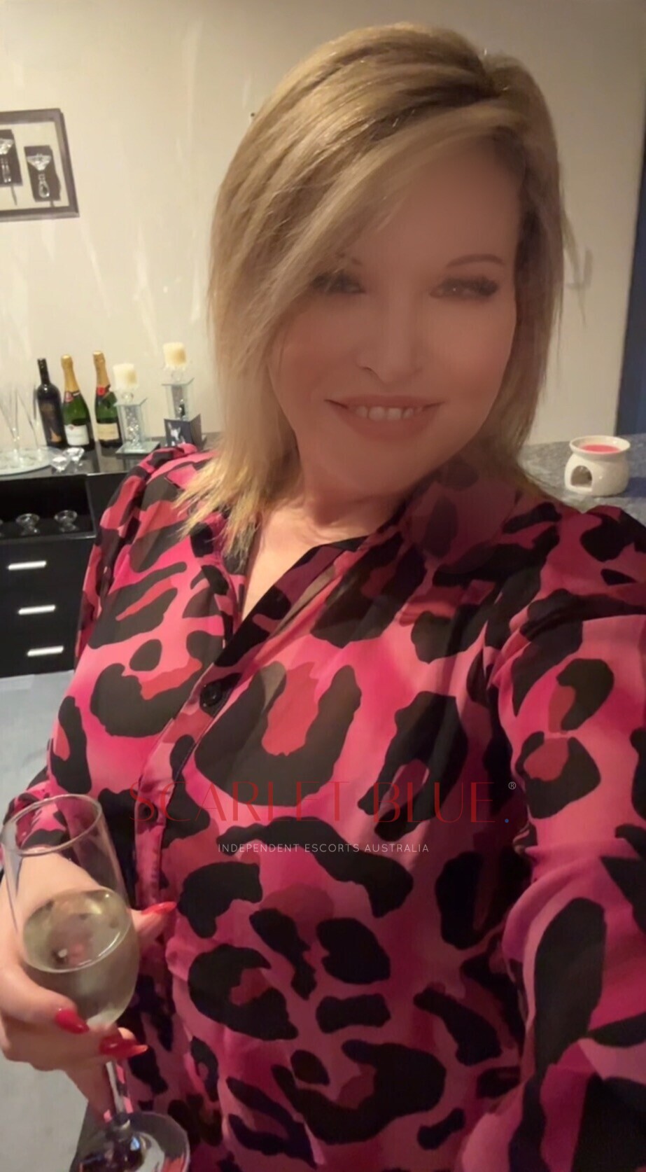 Sarah Black independent private escort - Scarlet Blue