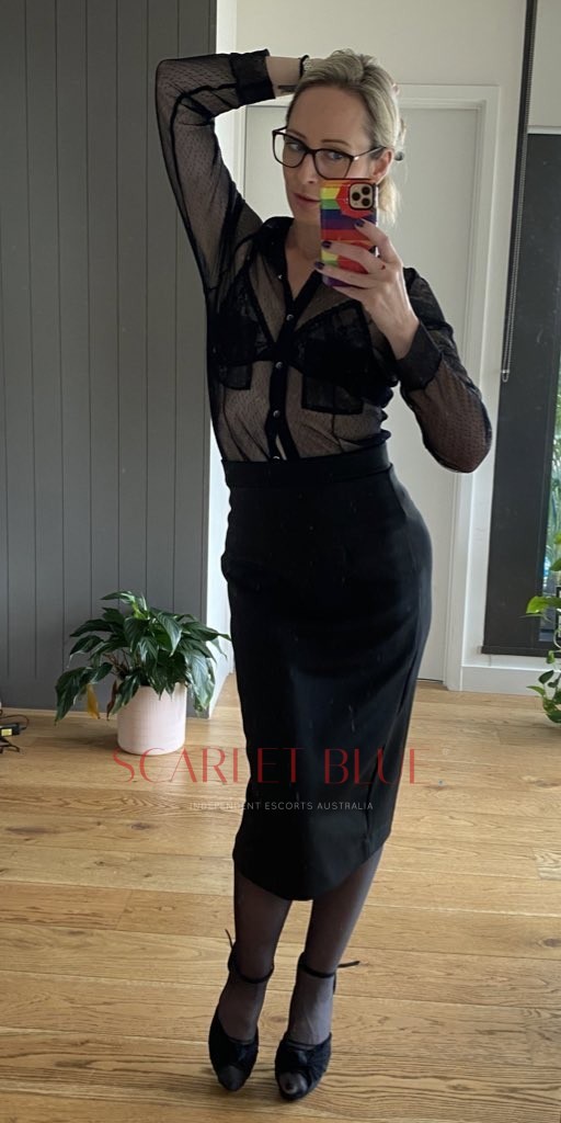 Beth Monroe independent private escort - Scarlet Blue