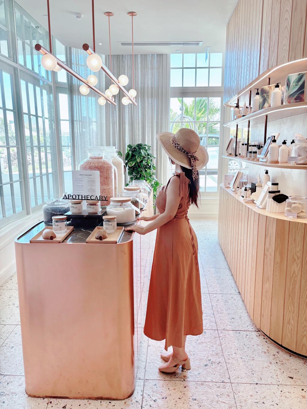 Belgrave escorts and private escorting services - Scarlet Blue.