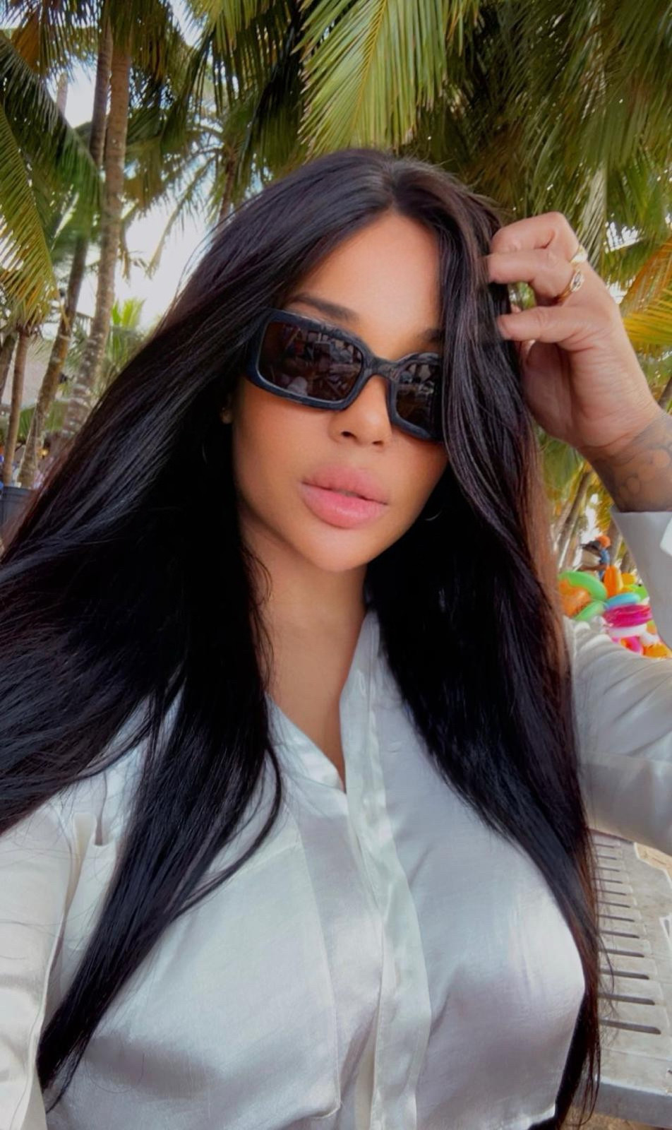 Kinross escorts and private escorting services - Scarlet Blue.