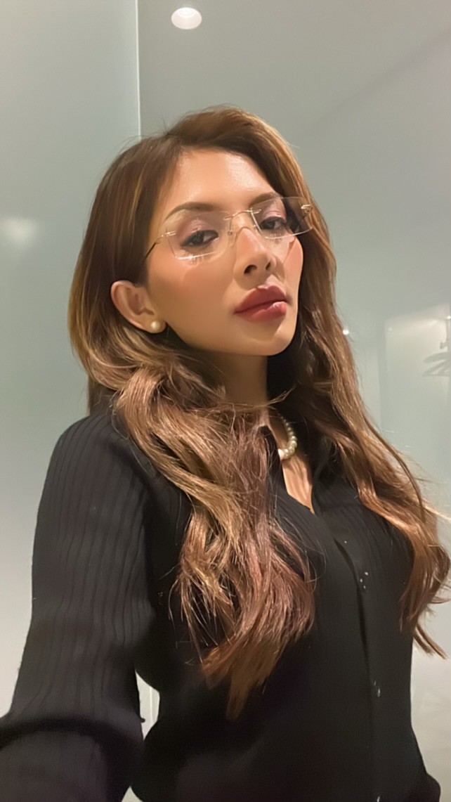 Pearsall escorts and private escorting services - Scarlet Blue.