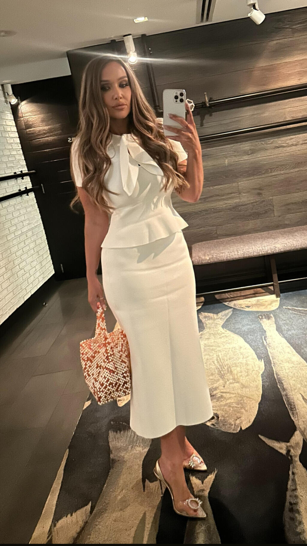 Melbourne escorts available now - Scarlet Blue.